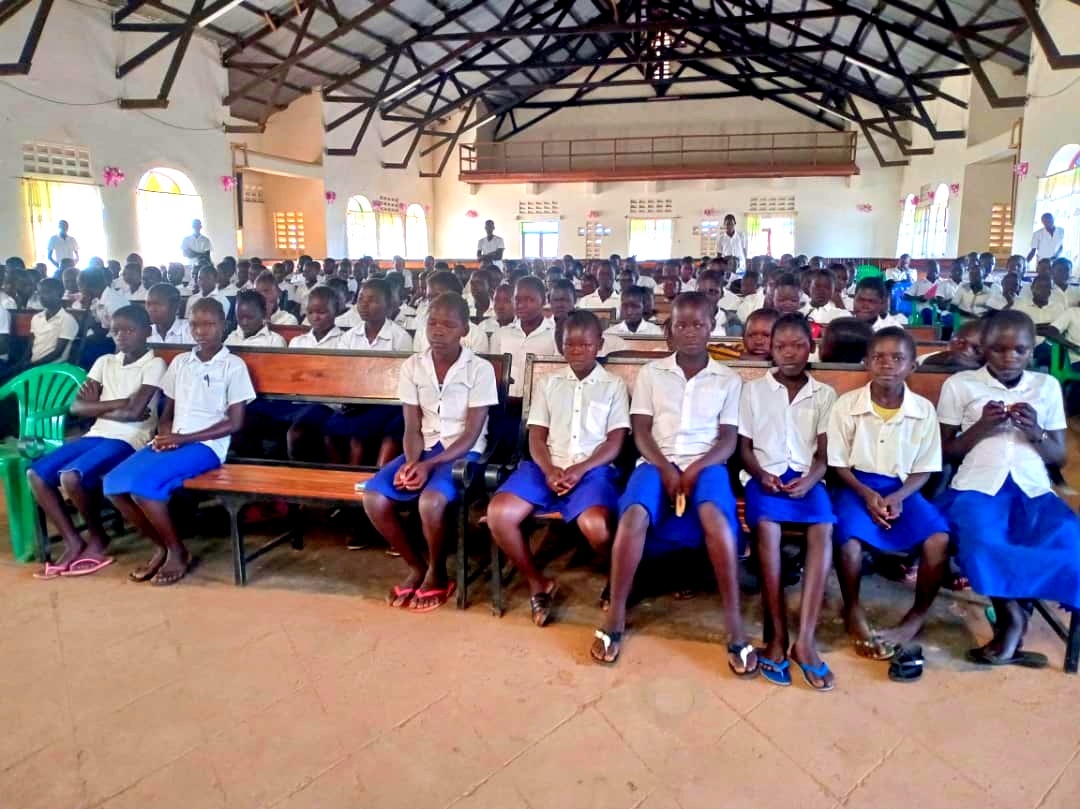 Edification de la Communauté Scolaire de l'Institut Ingbokolo : 580 ...