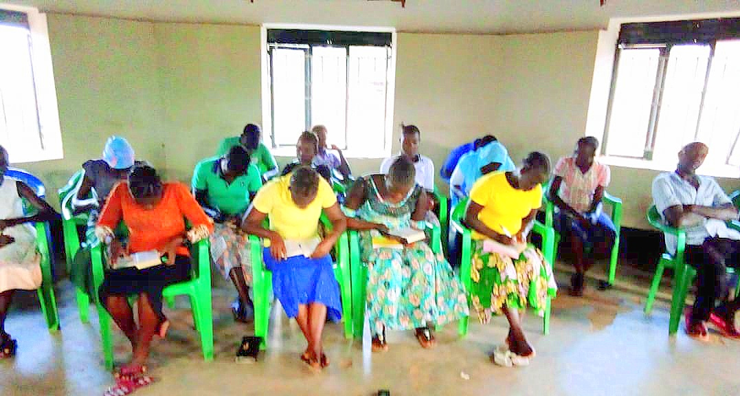 Session sur la consolation à Ingbokolo avec 18 orphelins - EFF ...